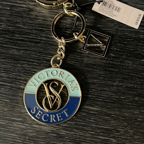 Victoria's Secret | Accessories | Nwt Victorias Secret Logo Keychain ...